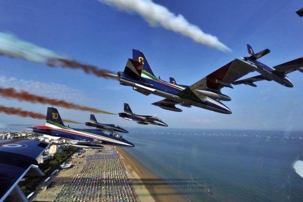 L'Aeronautica Militare italiana celebra 95 anni di vita | ILFOGLIETTONE ...