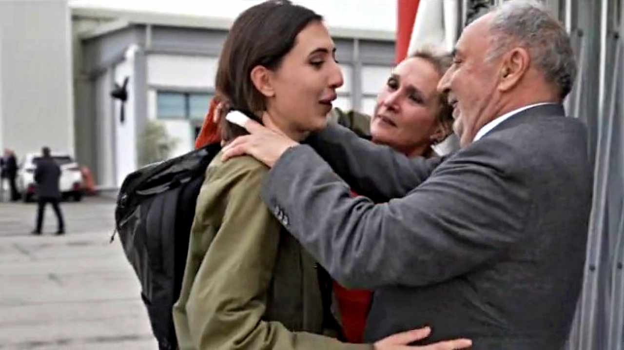 Cecilia Sala è a casa: la giornalista italiana libera dopo 20 giorni di ...